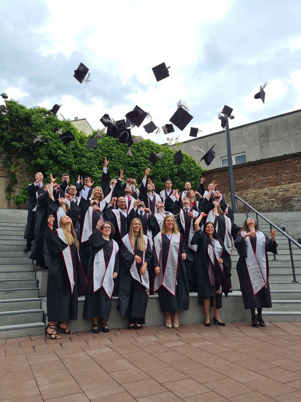 Hoch die Hüte: Bachelor und Master der HFM graduiert | HFM